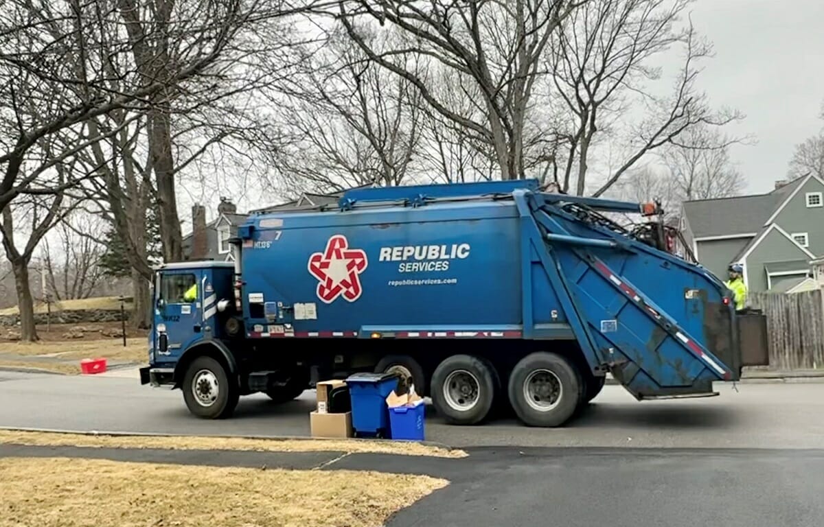 Trash pick-up on one-day delay for Christmas Day and New Year's Day ...
